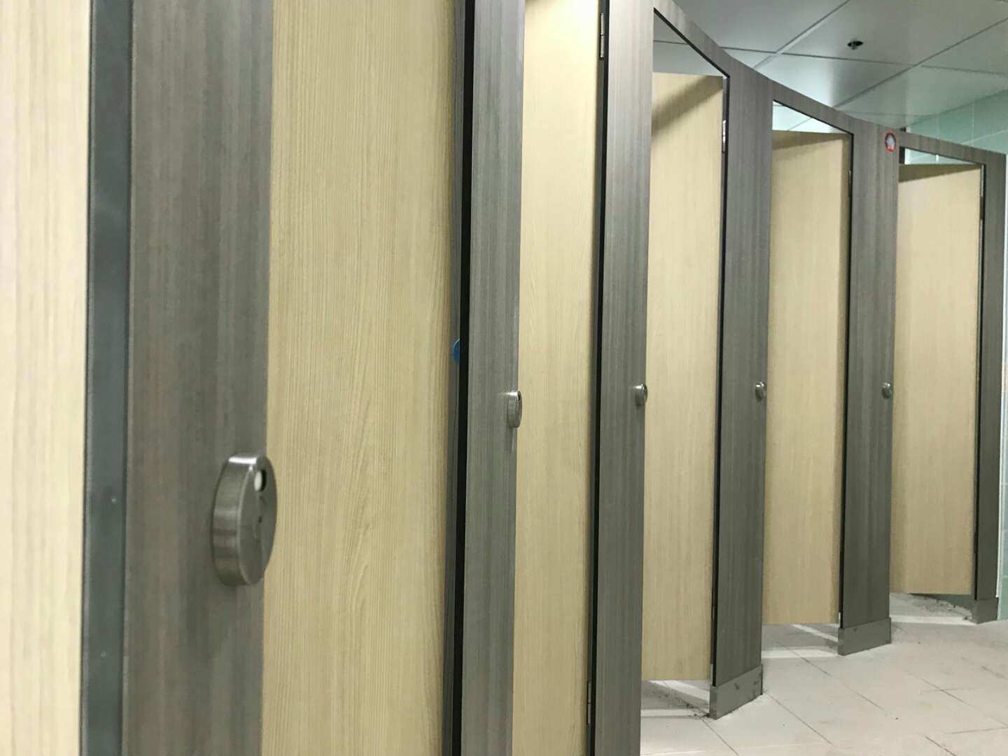 Metlam HK | Cubicle System Expert and Supplier of Quality Washroom ...